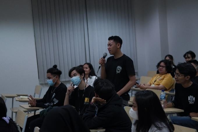 Memperkuat dan Memperakrab Kepengurusan, HIMIK Kalbis Institute ...